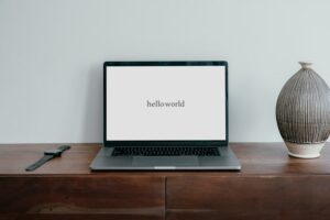 【C言語】最初のプログラムHello Worldをわかりやすく解説